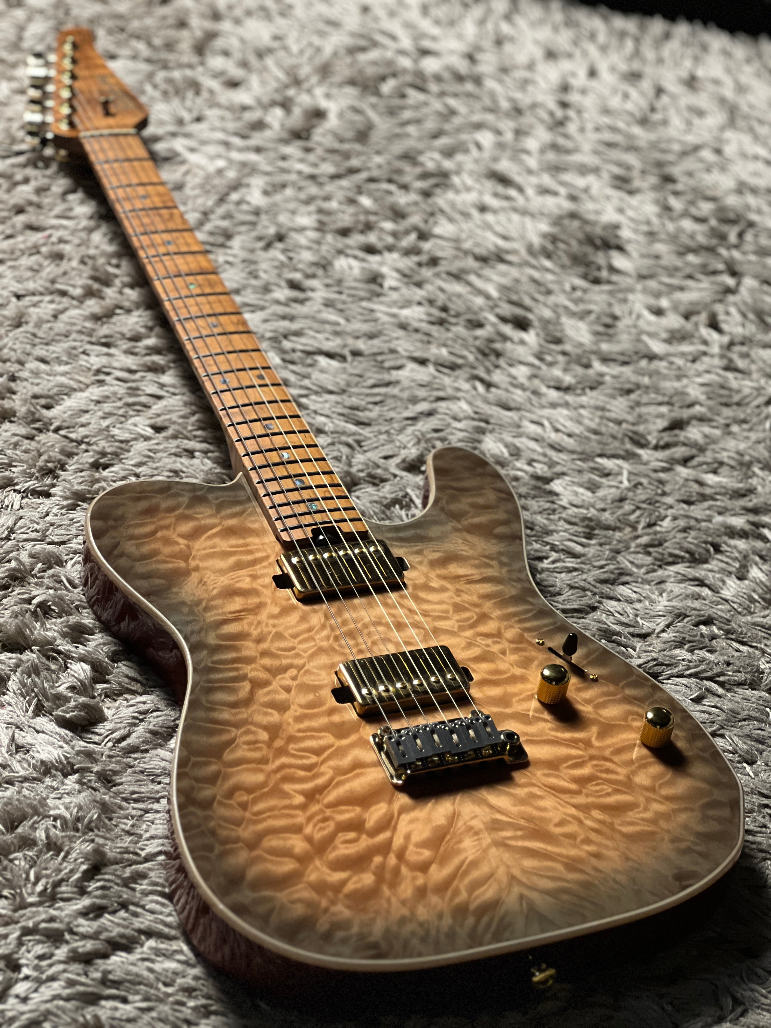 Soloking MT-1 Custom 22 FMN with Roasted Flame Maple Neck in Feather B ...