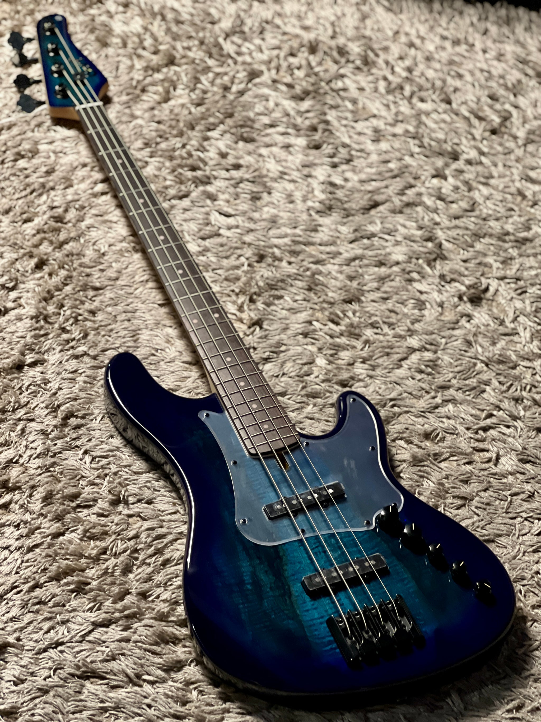Cort GB Fusion 4 BB in Blue Burst – nafiriguitar.com