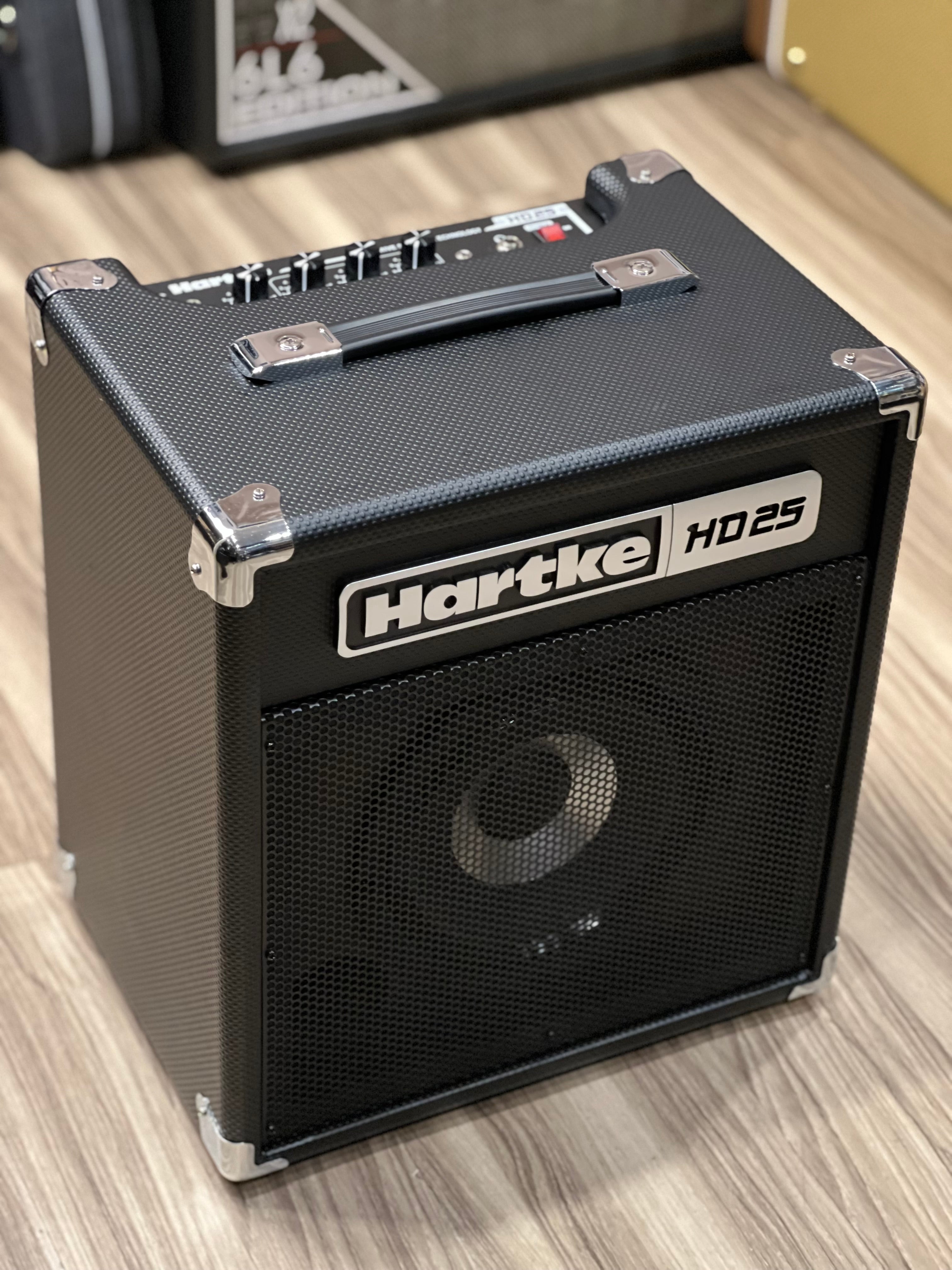 Hartke Hydrive HD25 25W 8" Bass Combo Ampli – nafiriguitar.com