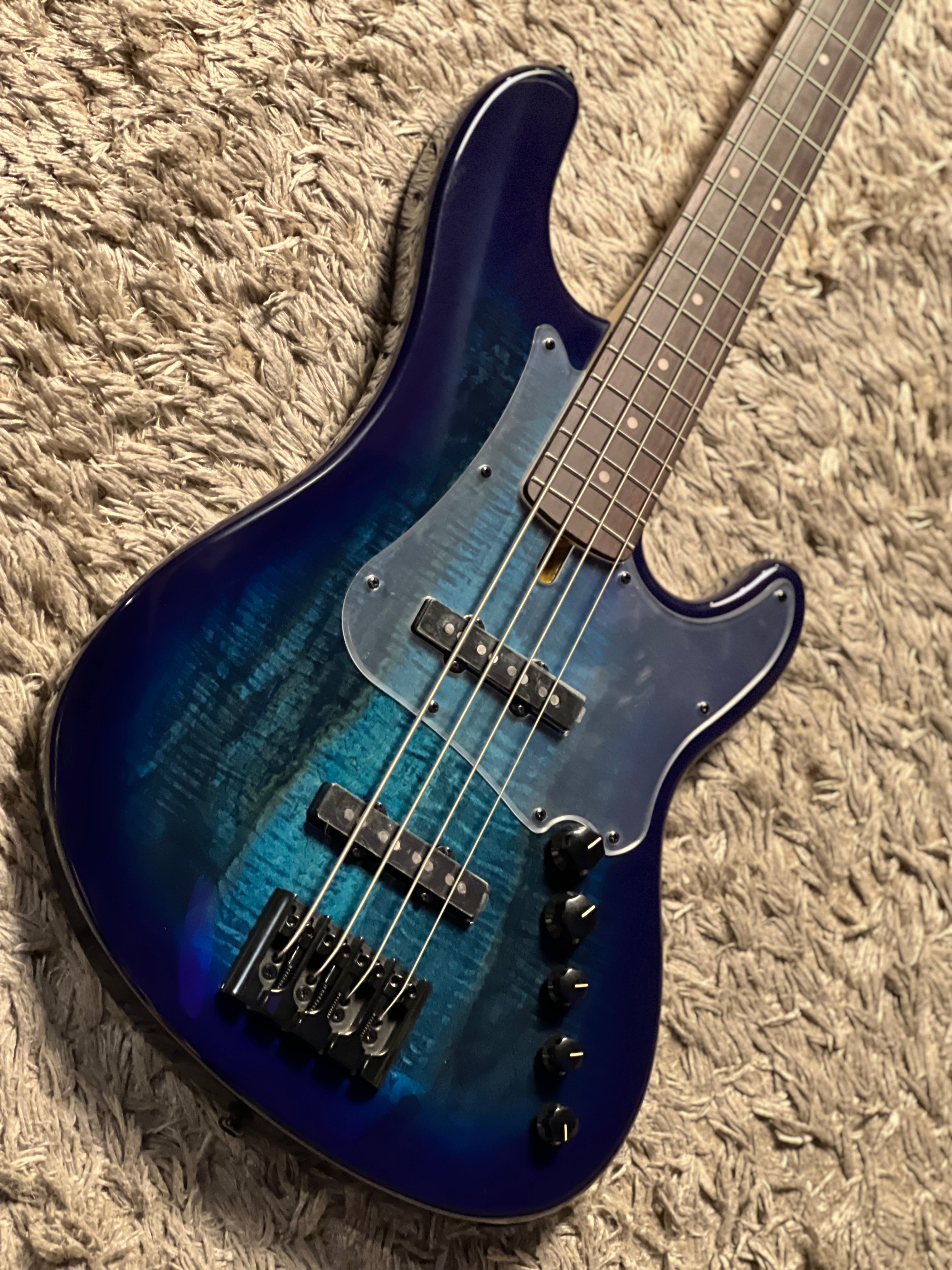 Cort GB Fusion 4 BB in Blue Burst – nafiriguitar.com