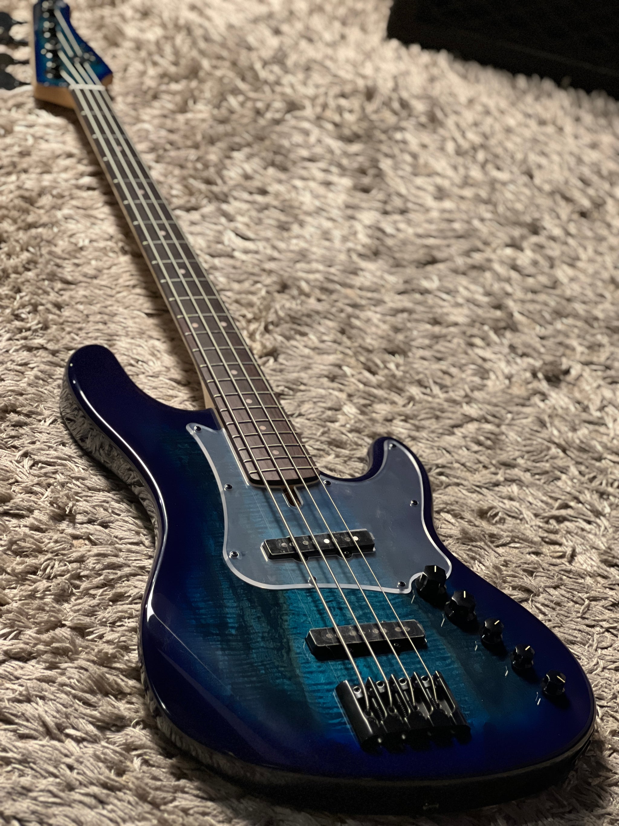 Cort GB Fusion 4 BB in Blue Burst – nafiriguitar.com