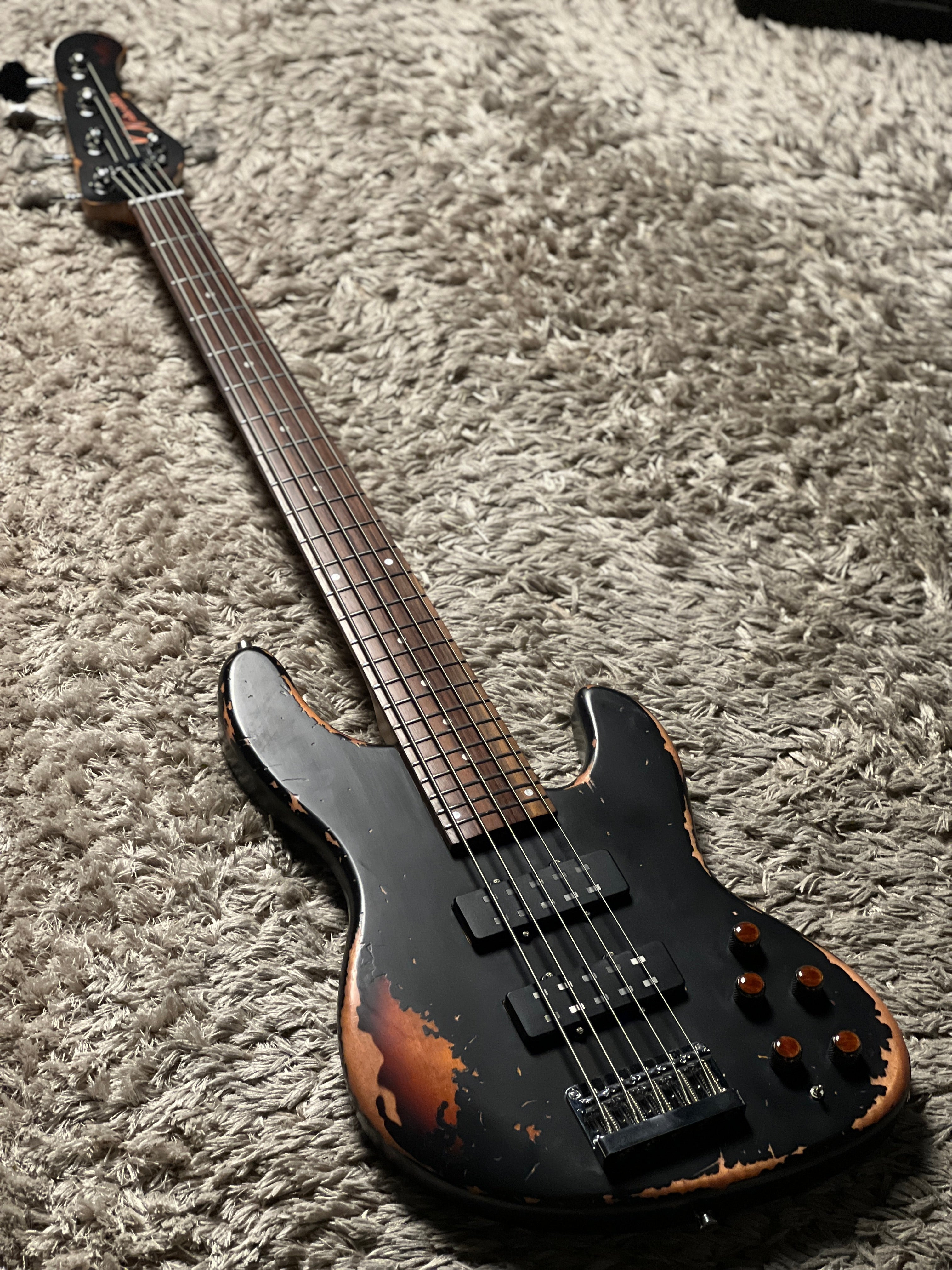 Dhatarattha Custom DEB HH 5 String Bass in Black Over Sunburst with RW ...