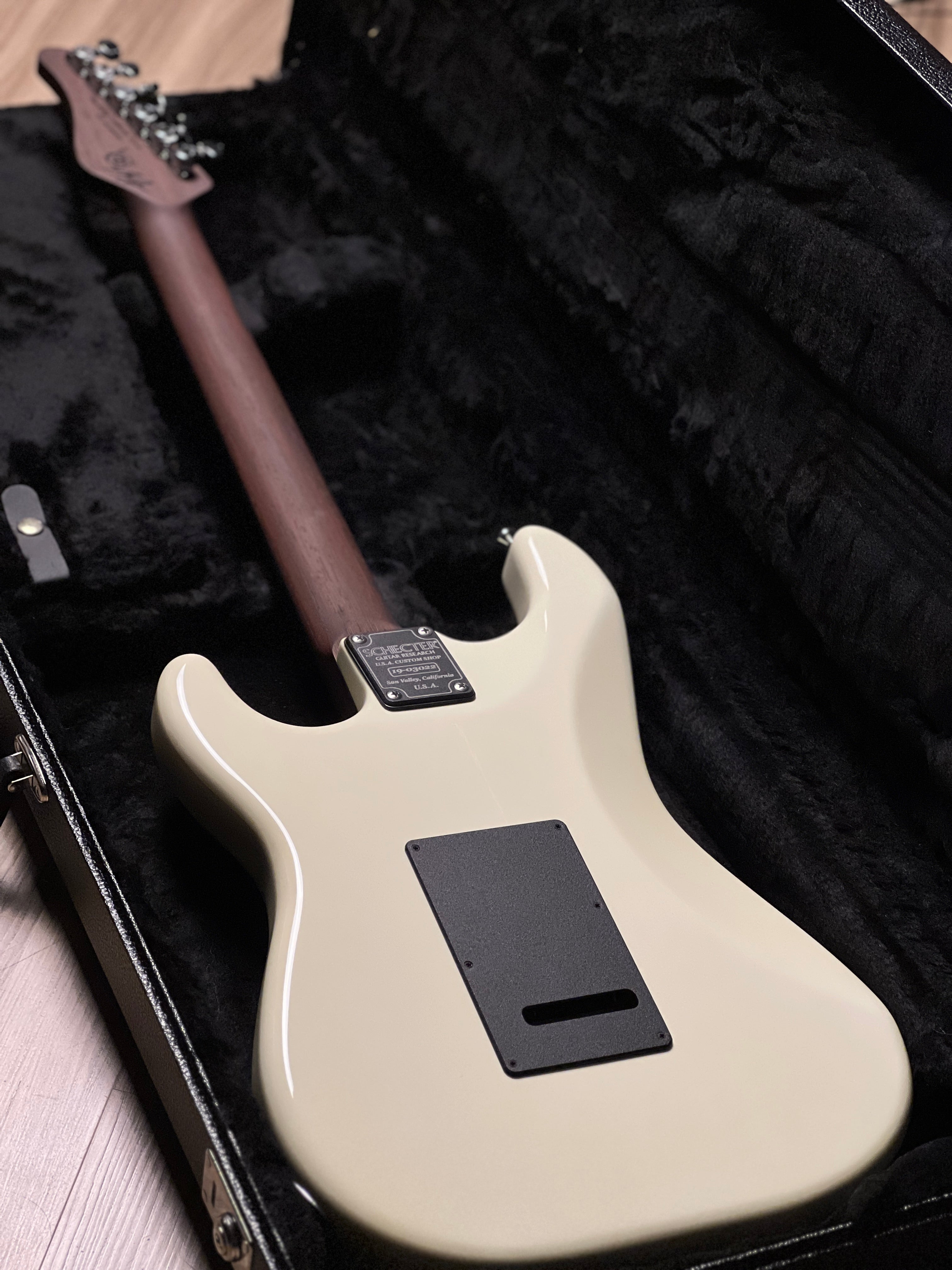 Schecter USA Signature Nick Johnston Signature - Atomic Snow ...