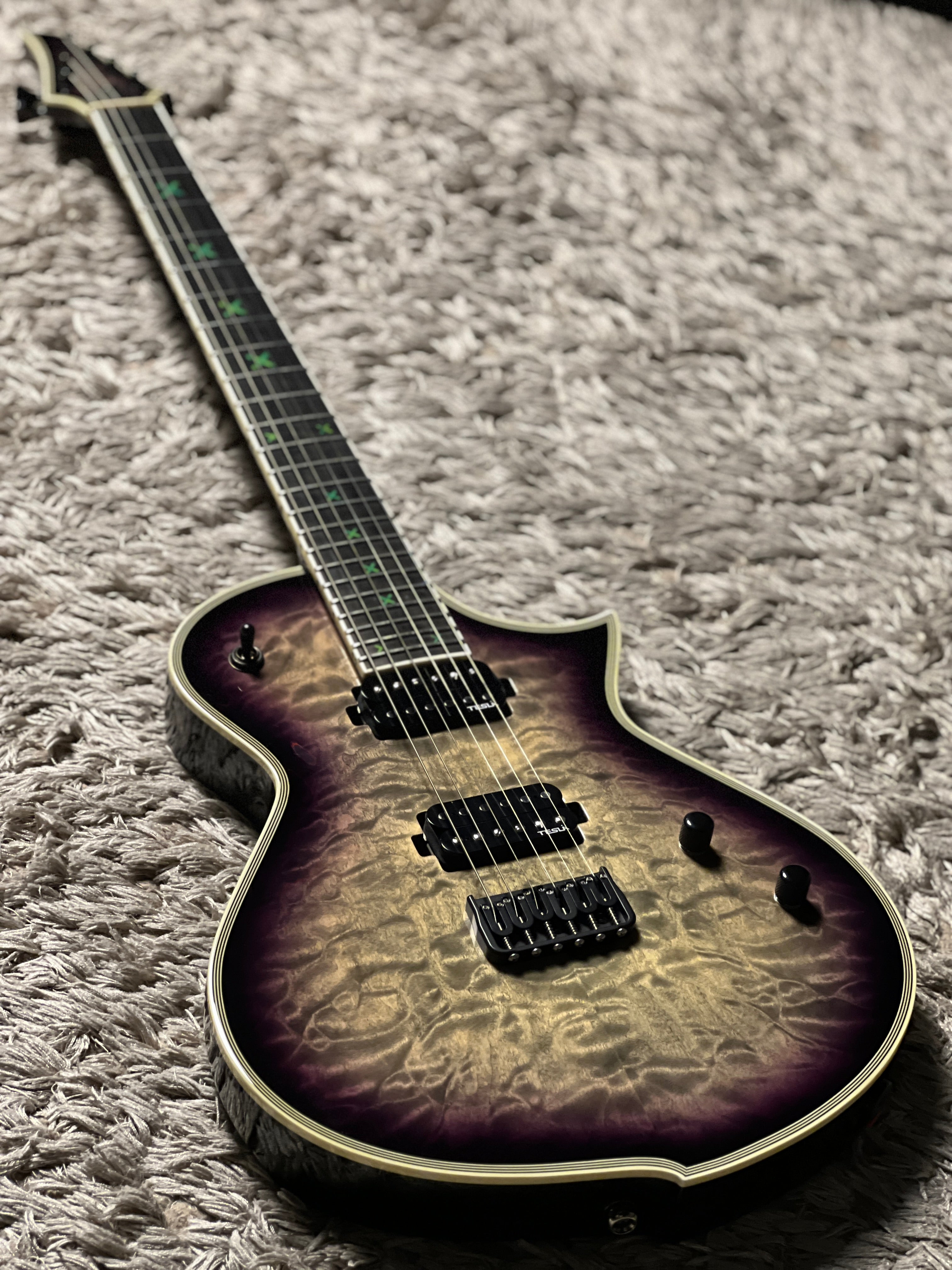 Aguda Dagger 6NT in Reindeer Blue 2 – nafiriguitar.com