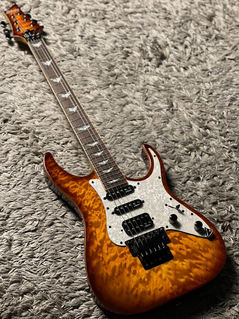 Schecter Banshee-6 FR Extreme Vintage Sunburst – nafiriguitar.com