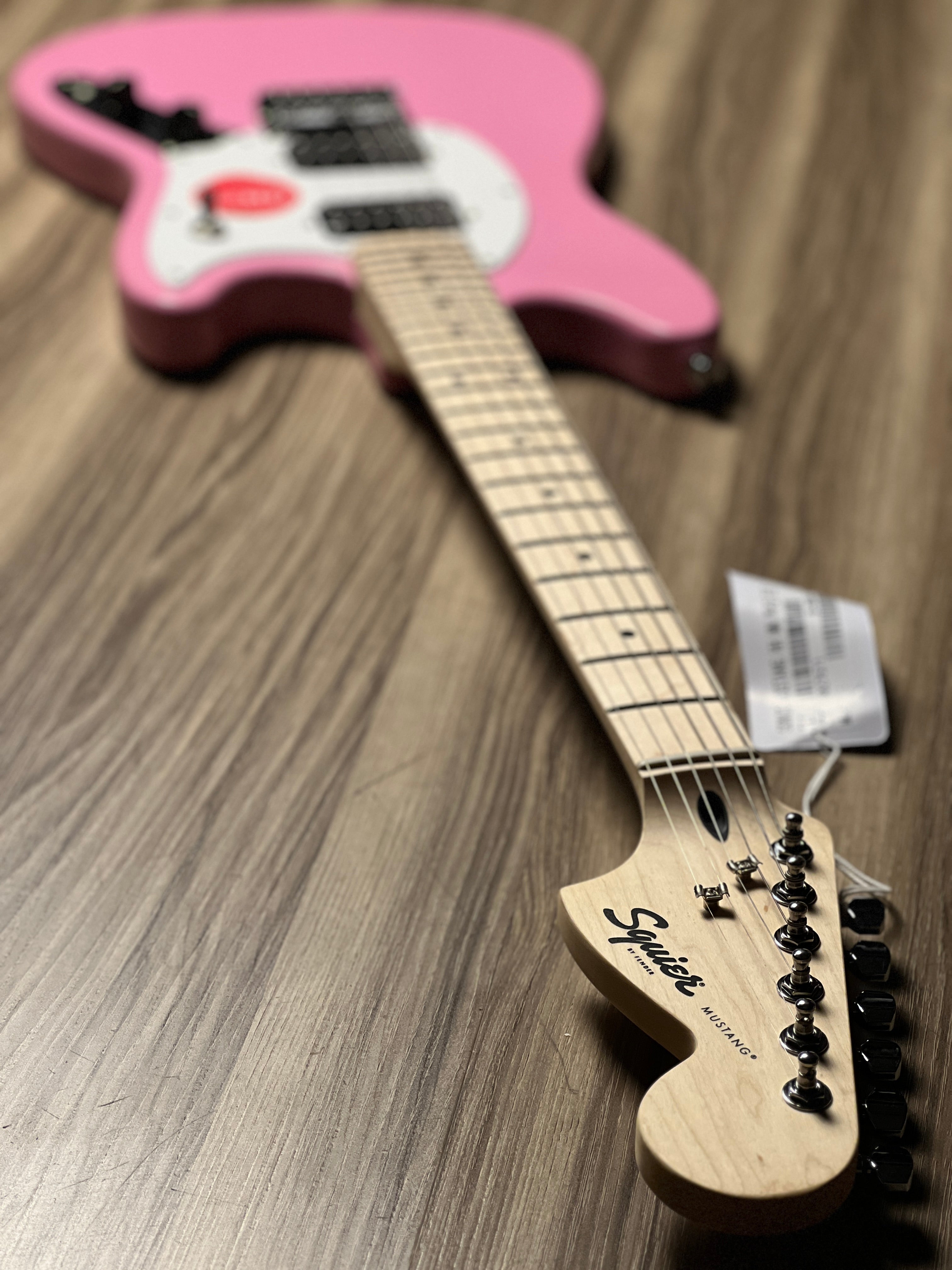 Squier Sonic Mustang HH w/White Pickguard with Maple FB in Flash Pink ...