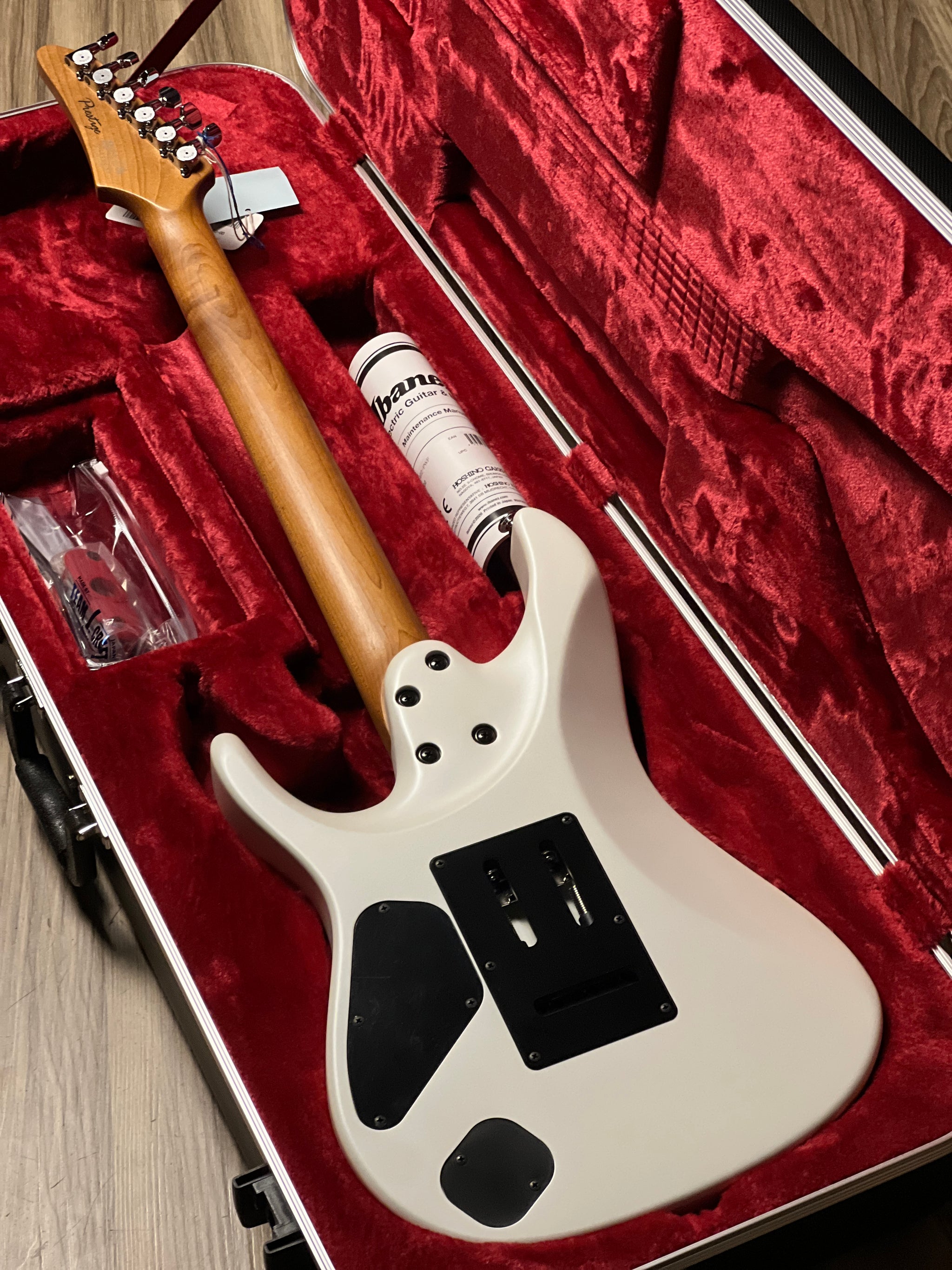 Ibanez Prestige AZ2402-PWF w/Case in Pearl White Flat F2410244 ...