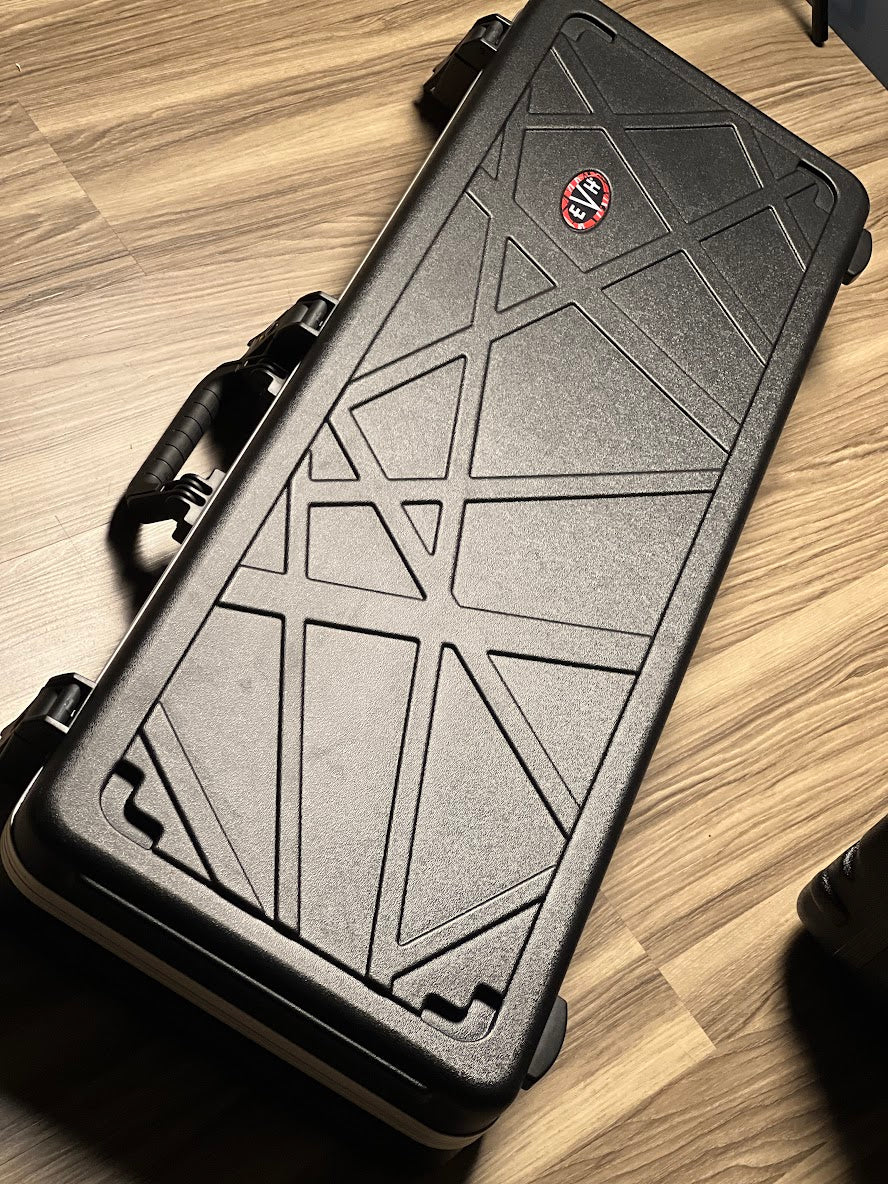 EVH Stripe Series Hard Case – nafiriguitar.com