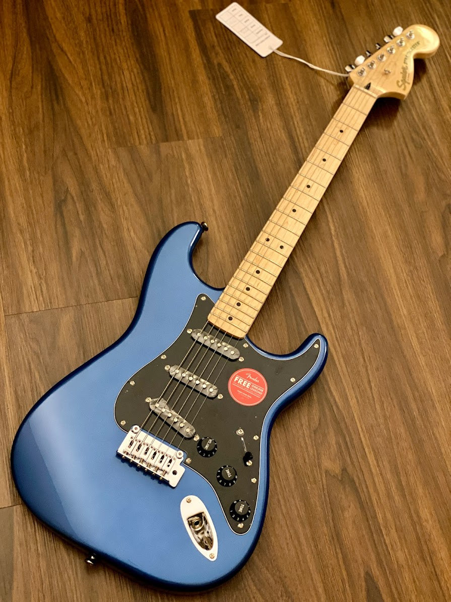 Squier Affinity Series Stratocaster พร้อม Maple FB สี Lake Placid Blue ...